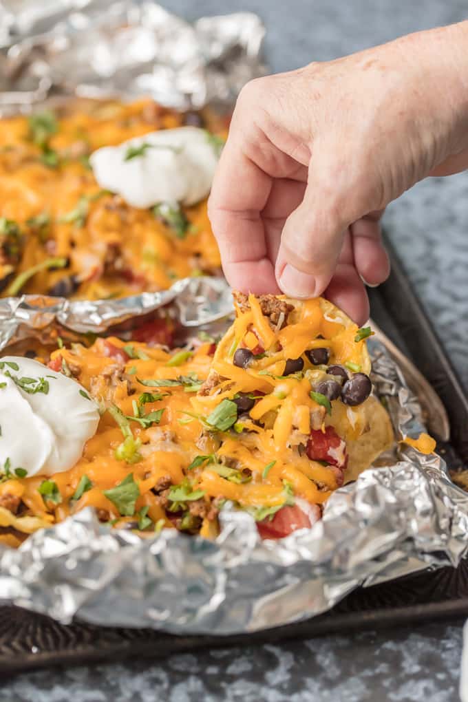 🏅 Easy Paper Pack Nachos (BEST Nachos Recipe)