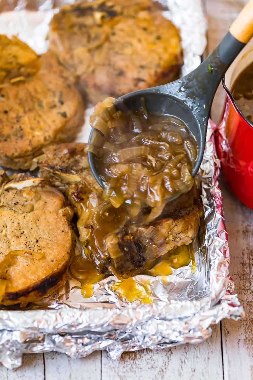 🏅 Receita sufocada das costeletas de carne de porco