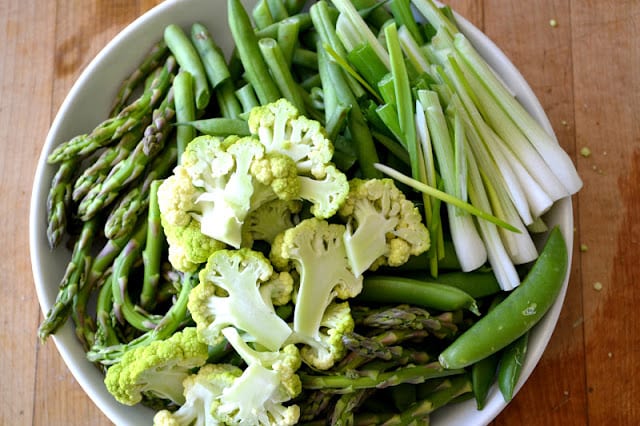🏅 Salada de legumes da primavera com molho de missô